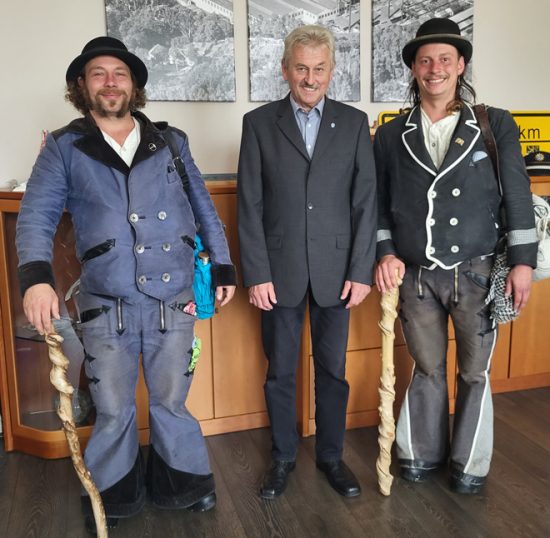 Wandergesellen Dominik und Conrad besuchten das Rathaus – lokalnet