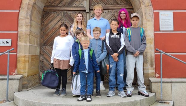 Kinderfest Burglengenfeld 2025: Gewinner des Büchsenwerfens prämiert ...